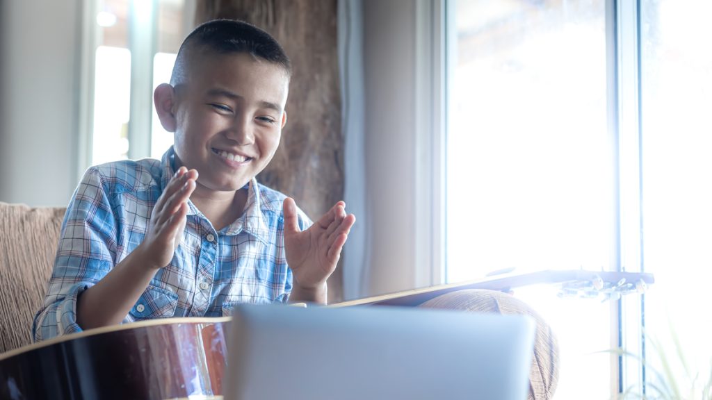 Learning to Let Them Lead, with Karen Ehman - Million Praying Moms